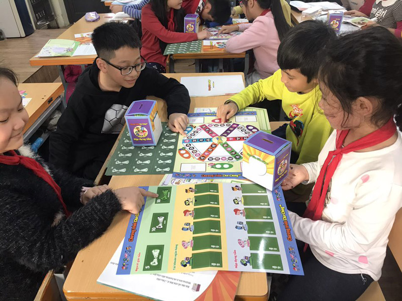 Tập cho con quản lý tài chính đầu đời qua cuộc thi trực tuyến Cha-Ching “Bé giỏi Tiền hay ...